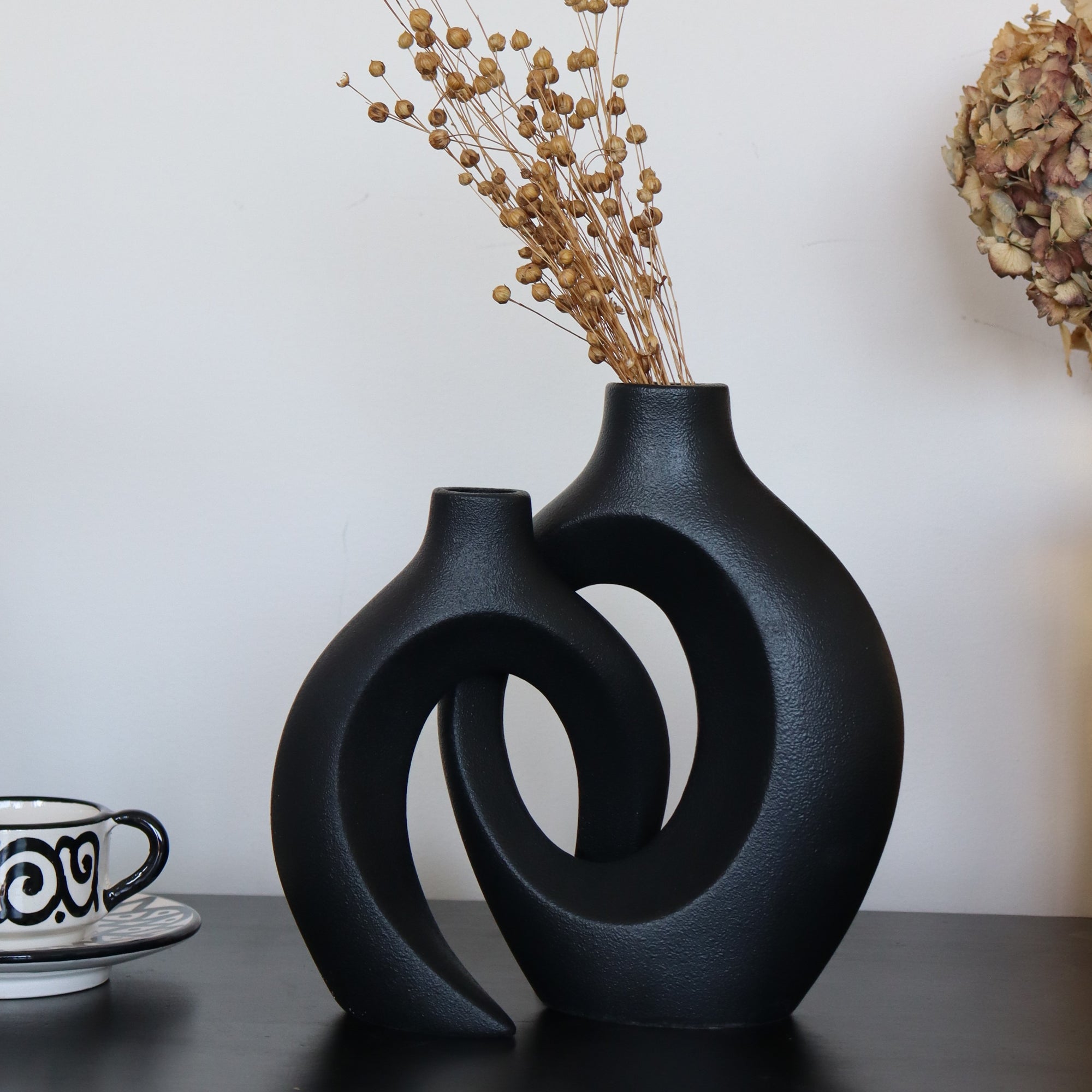 Vases et objets déco ensoleillés, toujours faits-main.
